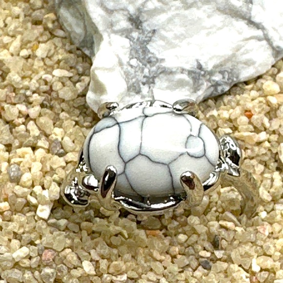 Alquimia | Jewelry | White Howlite Silver Gen Ring Victorian Cocktail ...